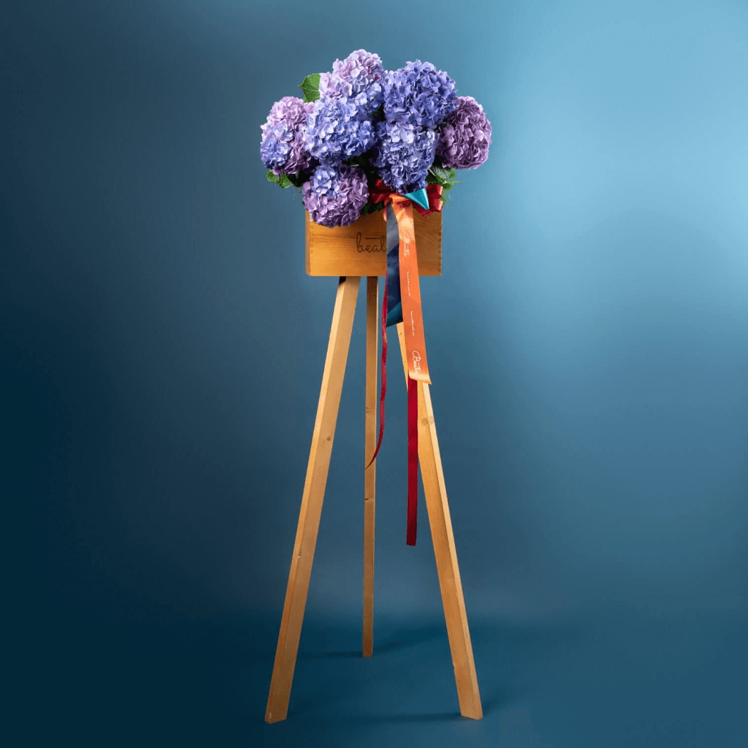 How to Create Stunning Arrangements with a Flower Tripod Stand - Beato ...